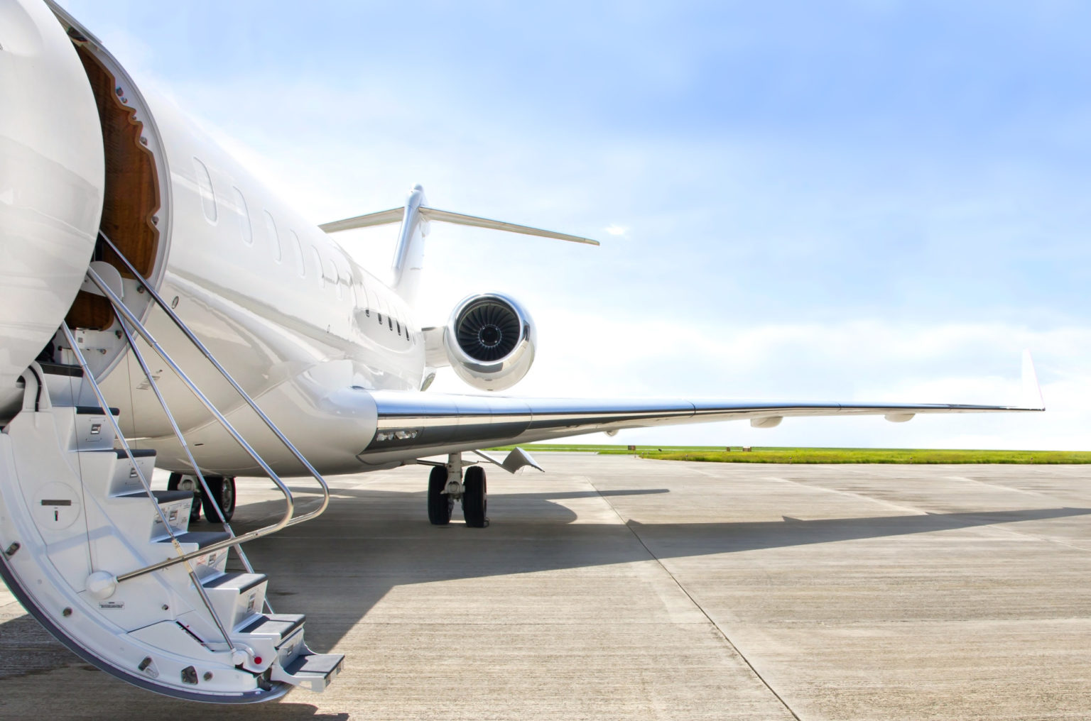 Flying in Style! 11 of the Best Celebrity Private Jets - Presidential ...